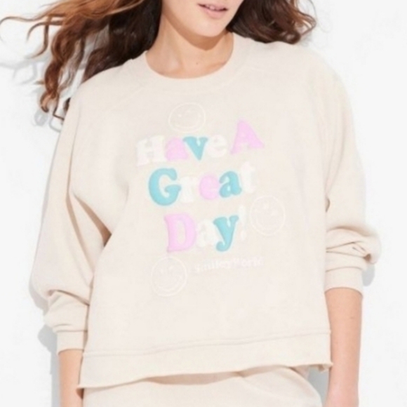 smiley workd | Sweaters | Smiley World Nwt Pit 3 L 25 Soft Confy ...